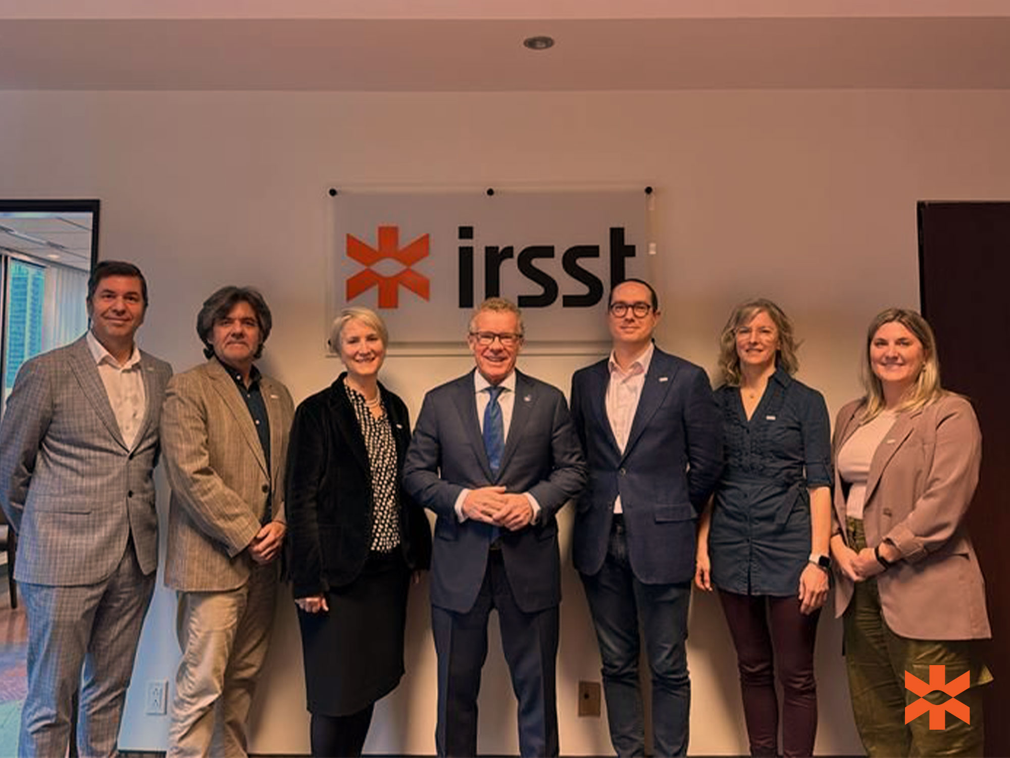 Jean Boulet en visite aux laboratoires de l’IRSST pour découvrir un ...